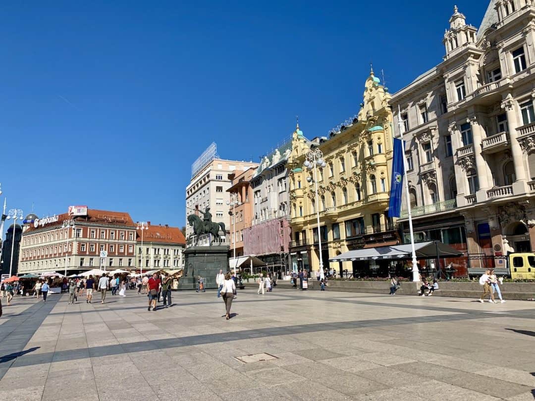 A BEAUTIFUL One Day in Zagreb | A Zagreb Itinerary | Map & Attractions