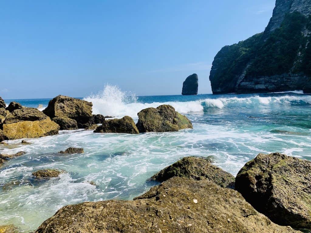 The BEAUTIFUL Tembeling Beach, Forest & Natural Pools of Nusa Penida