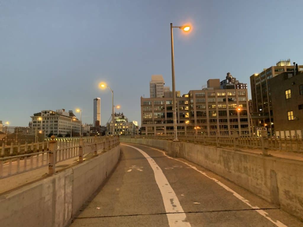 How to Enjoy a Brooklyn Bridge Sunrise Experience | Walk, Photos & Tips