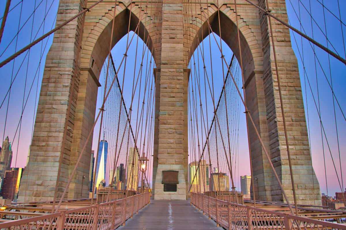 Walking the Brooklyn Bridge Local's Guide | Avoid the Crowds & Tips
