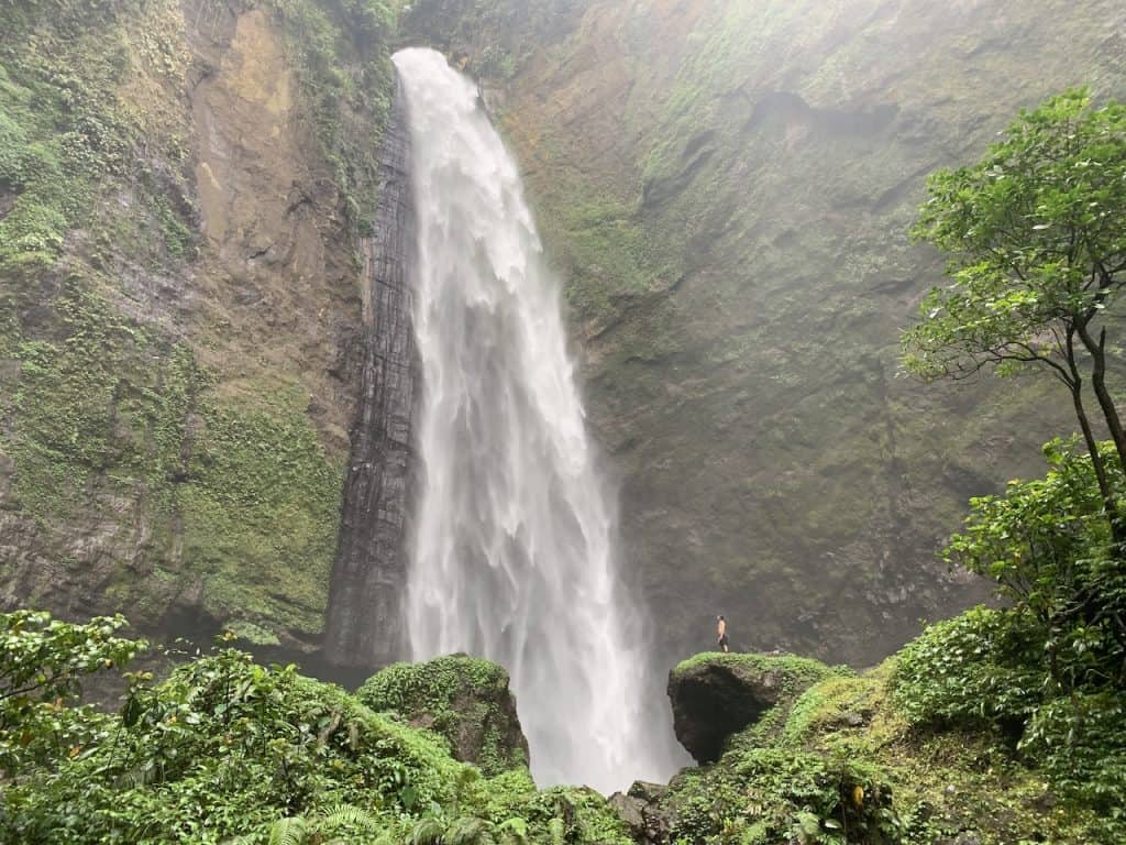 A 1 Week Backpacking Java Itinerary | Temples, Volcanos & Waterfalls