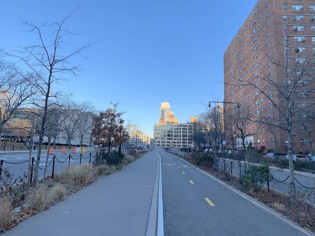 Walking the Brooklyn Bridge Local's Guide | Avoid the Crowds & Tips