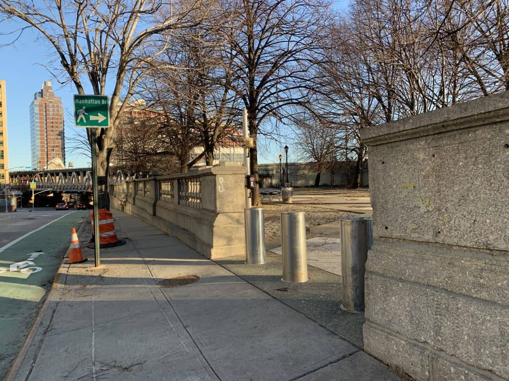 Walking the Manhattan Bridge Pedestrian Path – Helpful Guide & Map