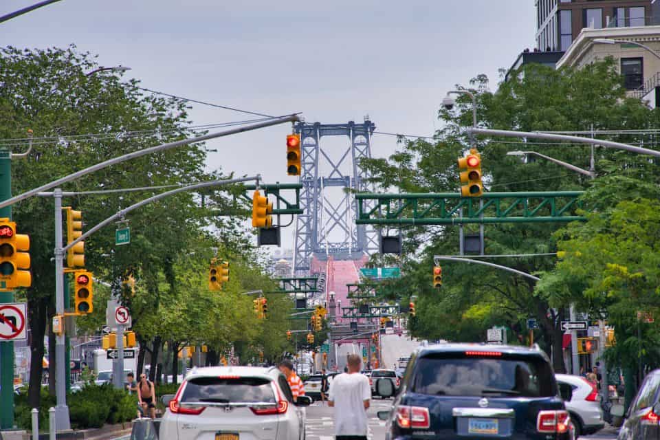 Williamsburg Bridge Walk Guide | Walking Across the Pedestrian Pathway