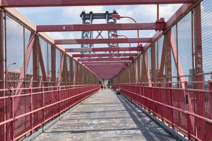 Williamsburg Bridge Walk Guide | Walking Across the Pedestrian Pathway