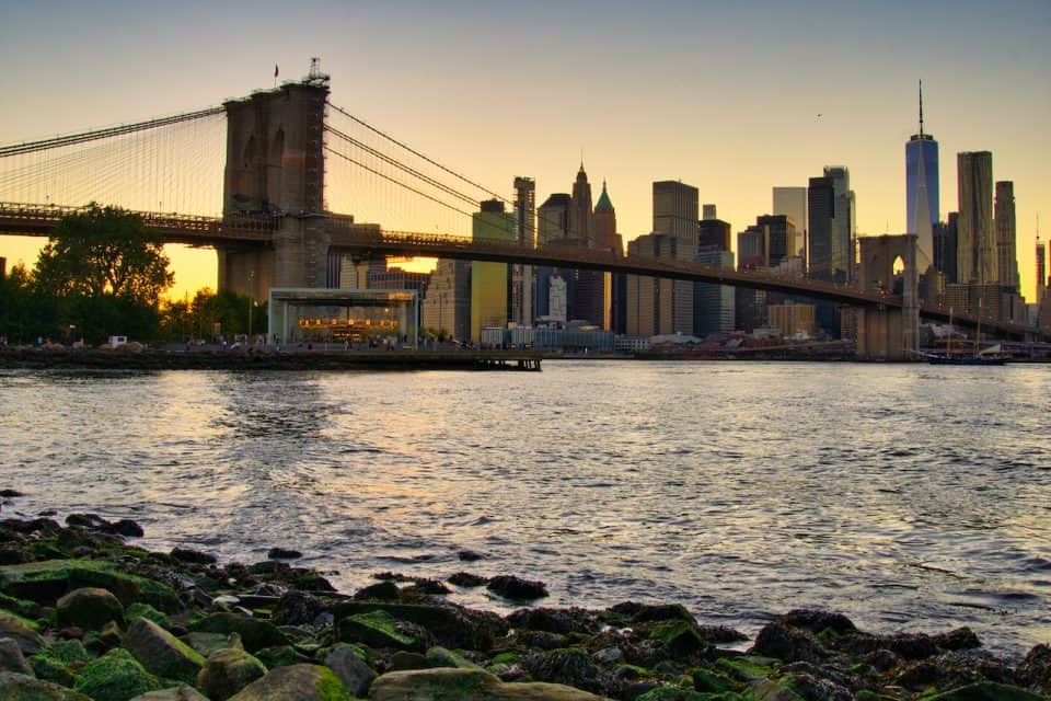 Visiting Pebble Beach at Brooklyn Bridge Park Dumbo | NYC Skyline Views