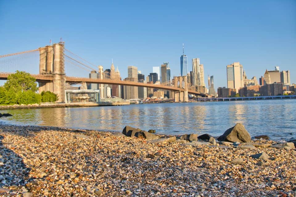 Visiting Pebble Beach at Brooklyn Bridge Park Dumbo | NYC Skyline Views