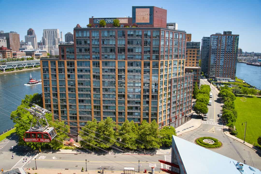 A Queensboro Bridge Walk from Manhattan to Queens (59th St Ed Koch)