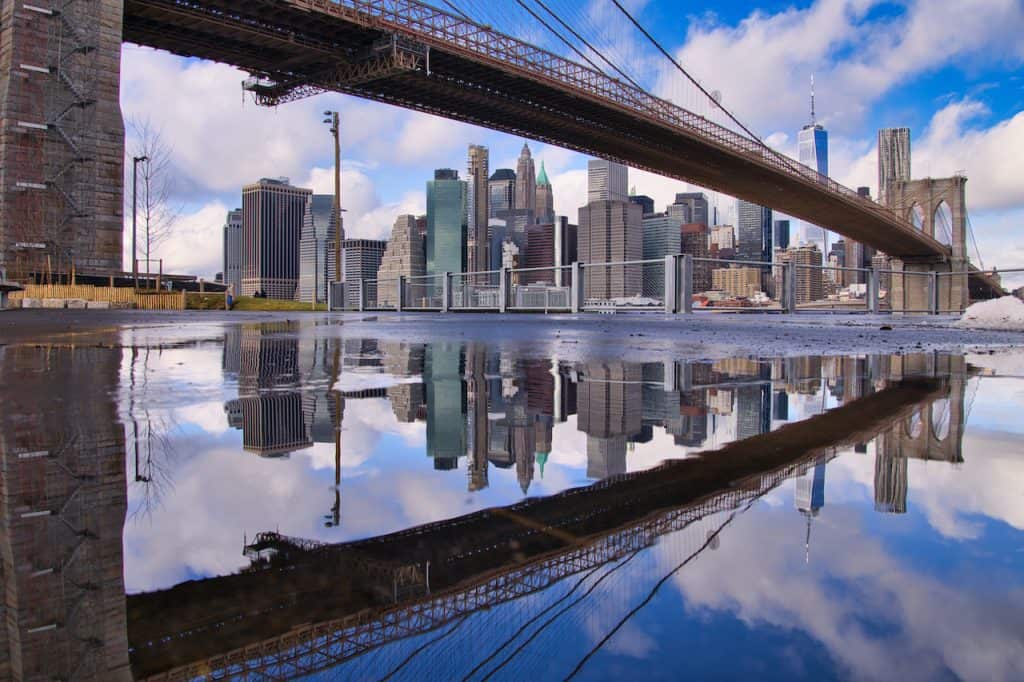 10 Fun & Interesting Brooklyn Bridge Facts (History, Info and More!)