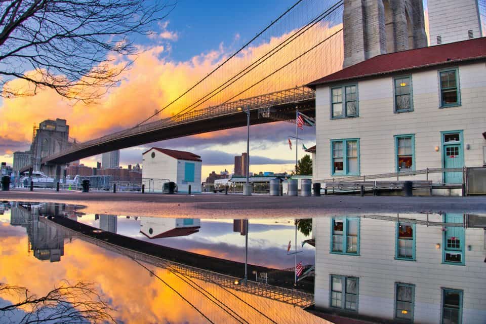 10 Fun & Interesting Brooklyn Bridge Facts (History, Info and More!)