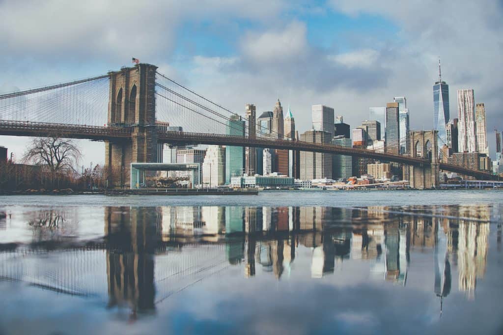 10 Fun & Interesting Brooklyn Bridge Facts (History, Info and More!)