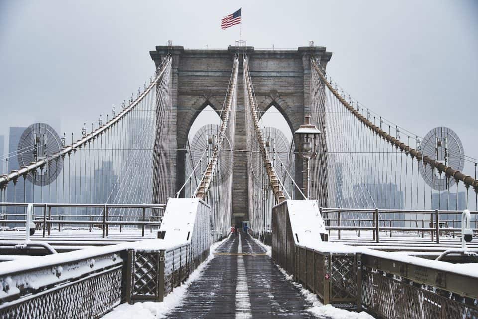 The Brooklyn Bridge in Winter | Brooklyn Bridge Snow Photos