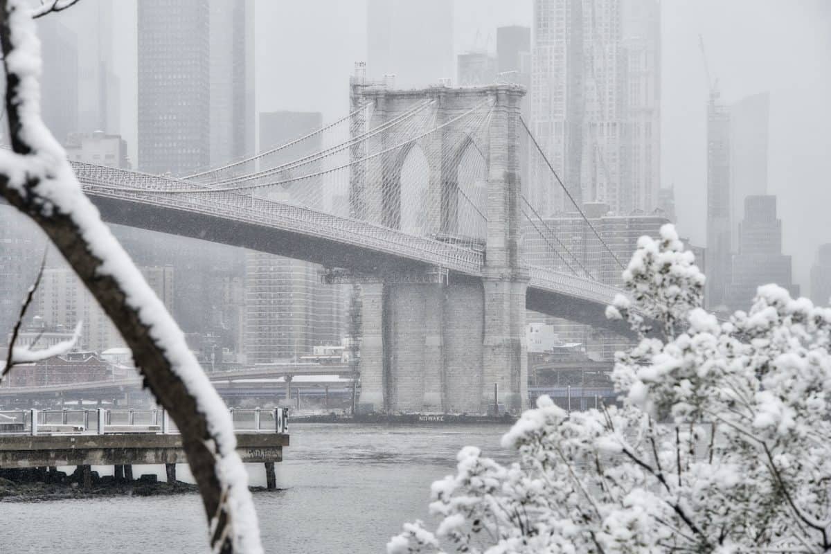 The Brooklyn Bridge in Winter | Brooklyn Bridge Snow Photos