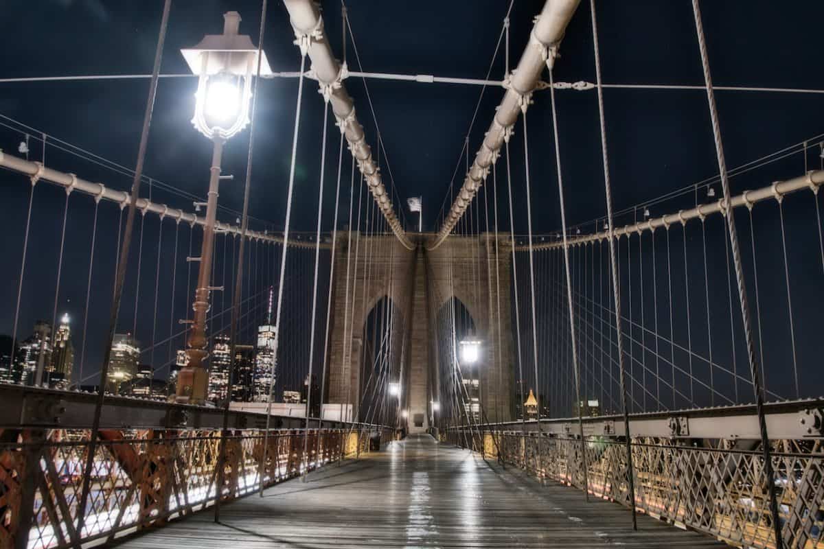 A Brooklyn Bridge at Night Experience + Photography | TripTins