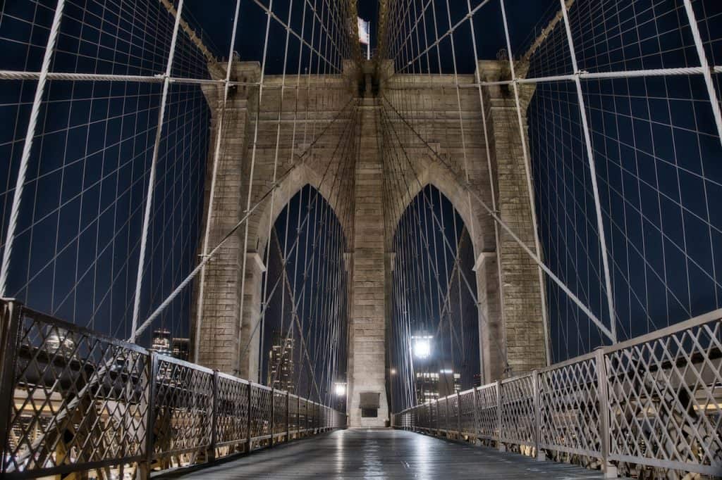 A Brooklyn Bridge at Night Experience + Photography | TripTins