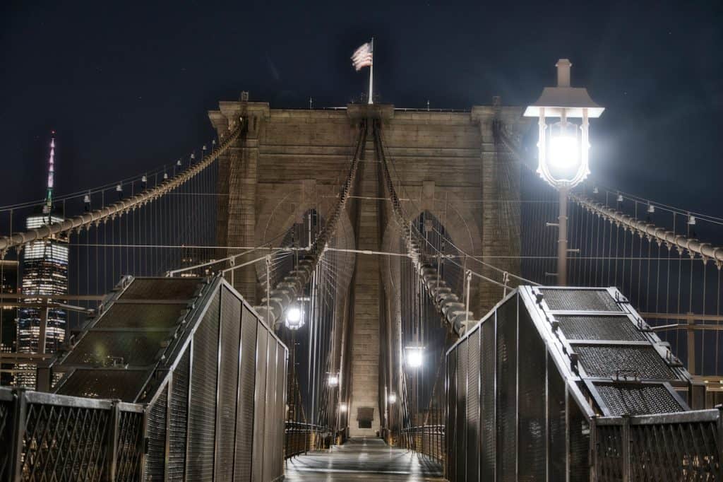 A Brooklyn Bridge at Night Experience + Photography | TripTins