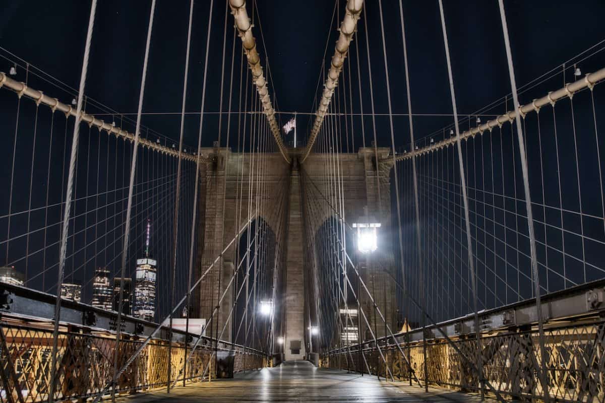 A Brooklyn Bridge at Night Experience + Photography | TripTins