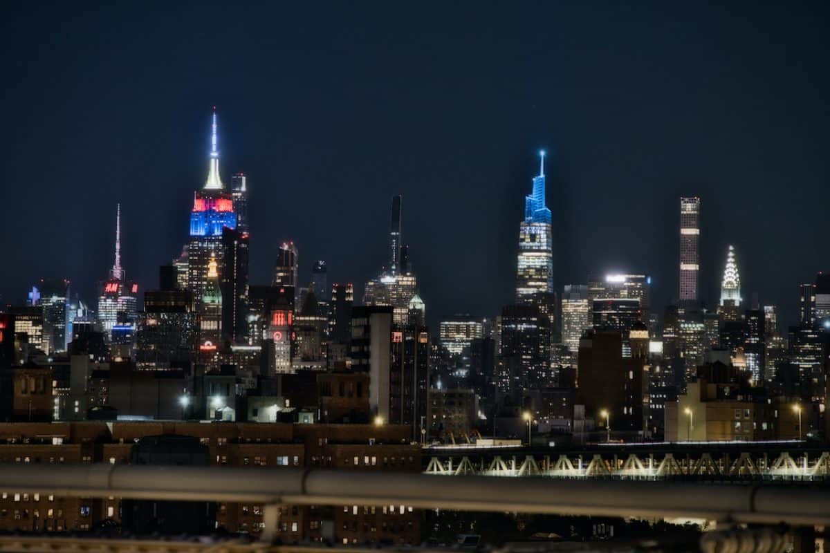 A Brooklyn Bridge at Night Experience + Photography | TripTins