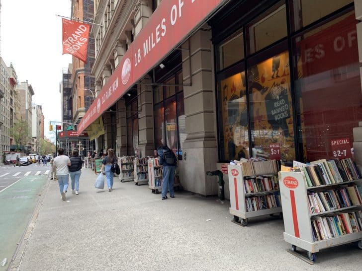 16 LOVELY Bookstores in Manhattan to Visit | Best NYC Bookstores