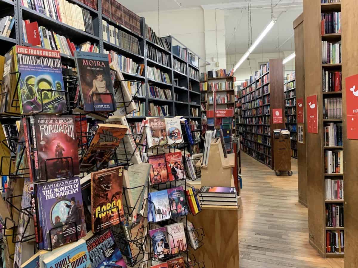 16 LOVELY Bookstores in Manhattan to Visit | Best NYC Bookstores