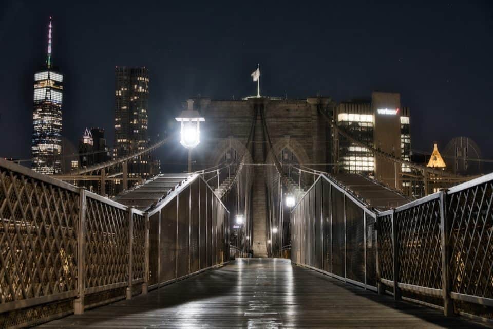 A Brooklyn Bridge at Night Experience + Photography | TripTins