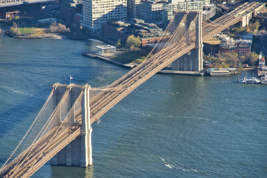 Where to Find the BEST Views of the Brooklyn Bridge (by a Local!)