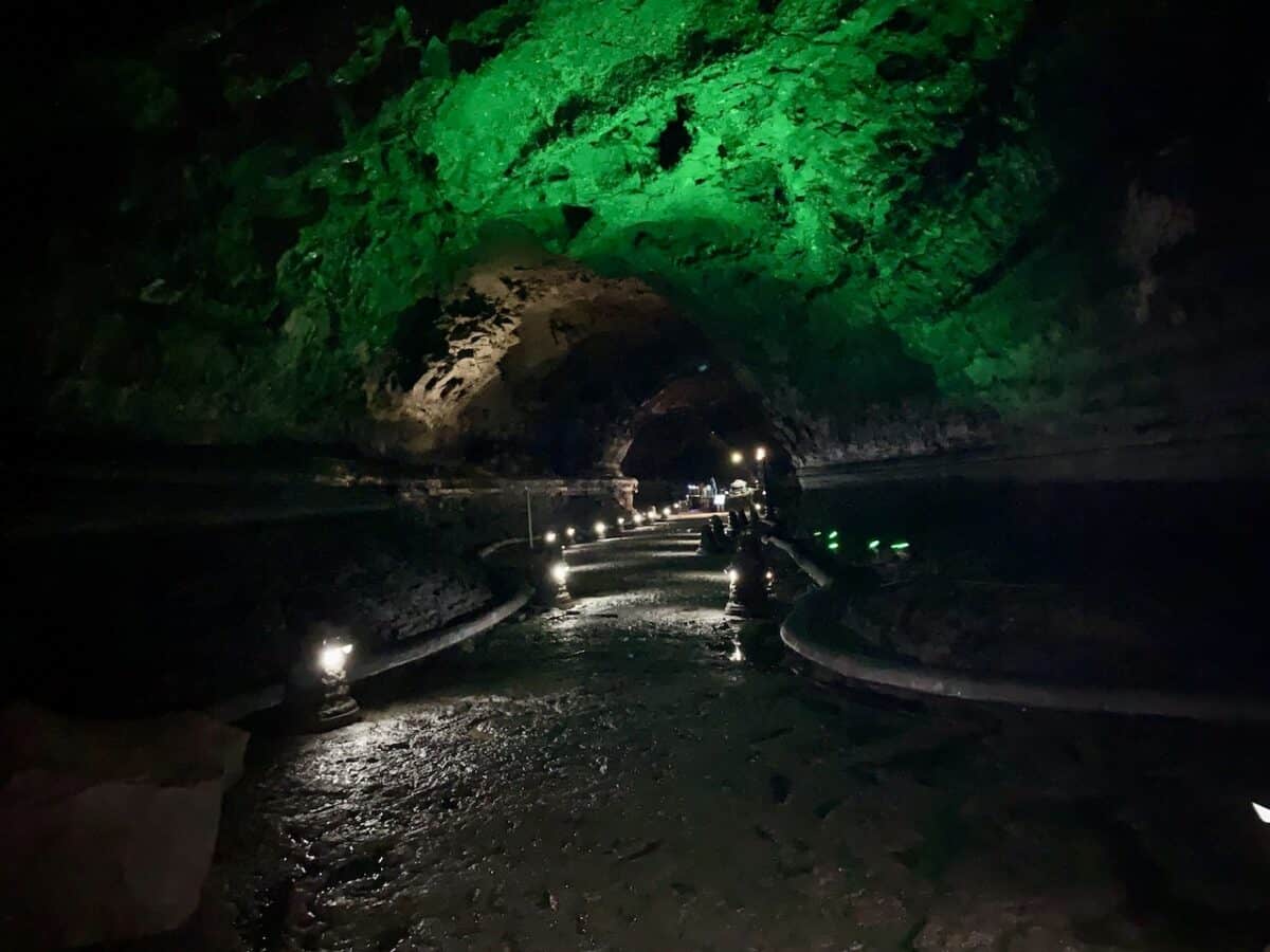 Exploring Manjanggul Cave | Jeju Island Lava Tube Complete Guide