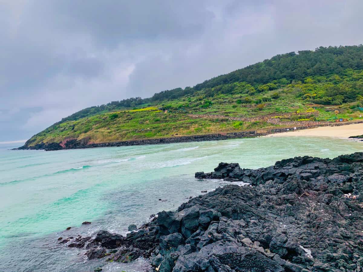 The Beautiful Hamdeok Beach of Jeju Island (Complete Guide)