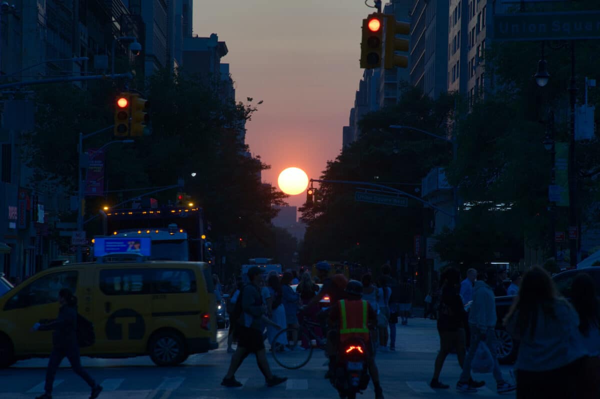 Manhattanhenge 2023 Complete Guide (When & Where to See Sunset)