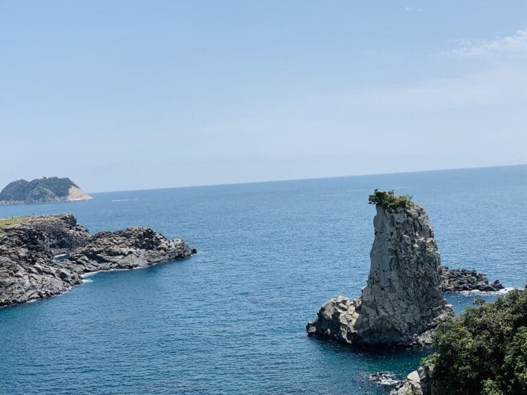 Oedolgae Rock of Jeju Island Complete Guide (Sea Stack Walk)