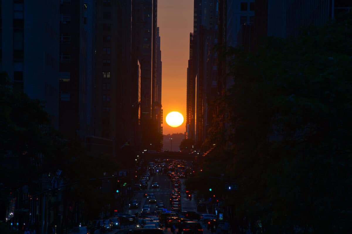 Manhattanhenge 2023 Complete Guide (When & Where to See Sunset)