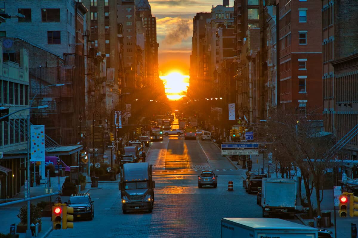 Manhattanhenge 2023 Complete Guide (When & Where to See Sunset)