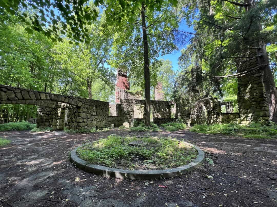 Hiking the Cornish Estate Trail of the Hudson Valley (Cold Spring, NY)