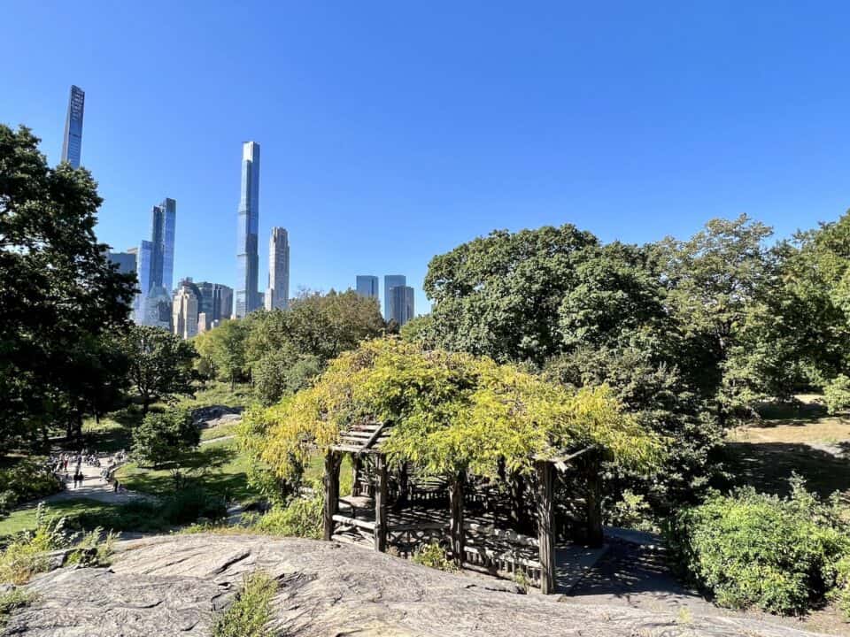 8 Best Central Park Rocks for Views & Hangouts (Umpire, Summit, & More)