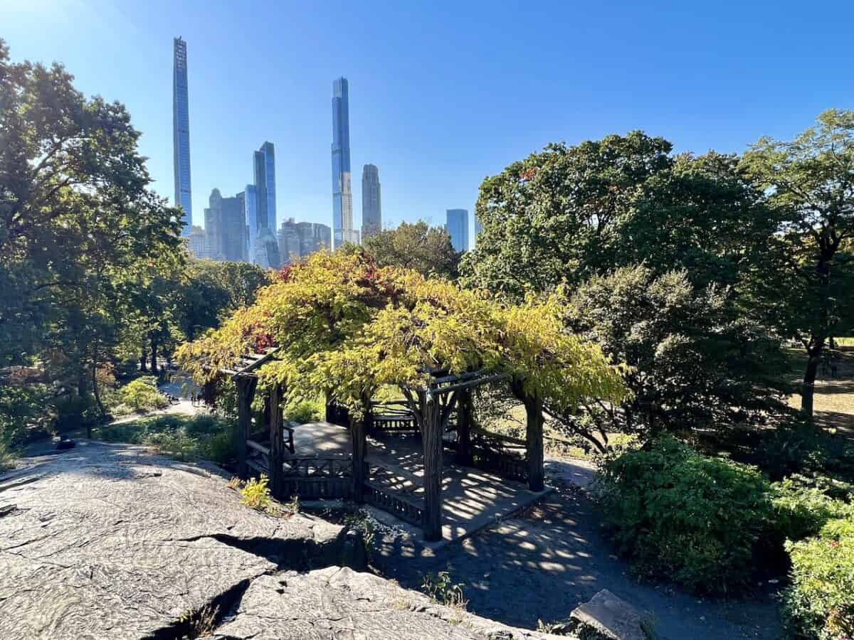 8 Best Central Park Rocks for Views & Hangouts (Umpire, Summit, & More)