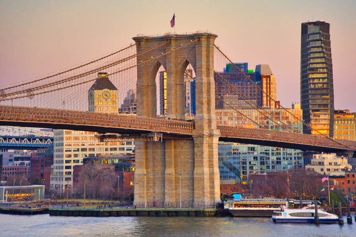 13 Best Hotels With Views Of the Brooklyn Bridge (& Near the Bridge!)