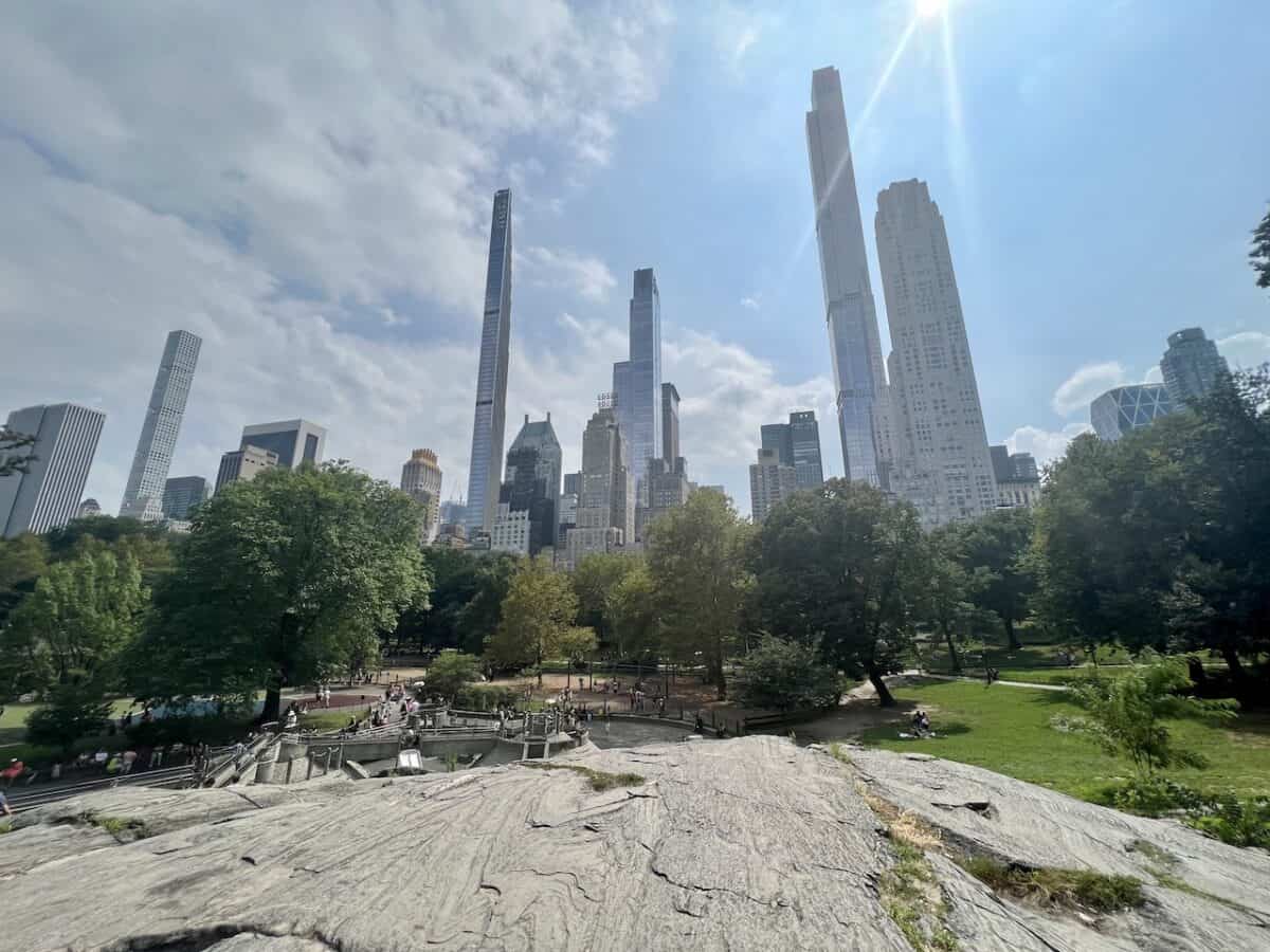 8 Best Central Park Rocks for Views & Hangouts (Umpire, Summit, & More)