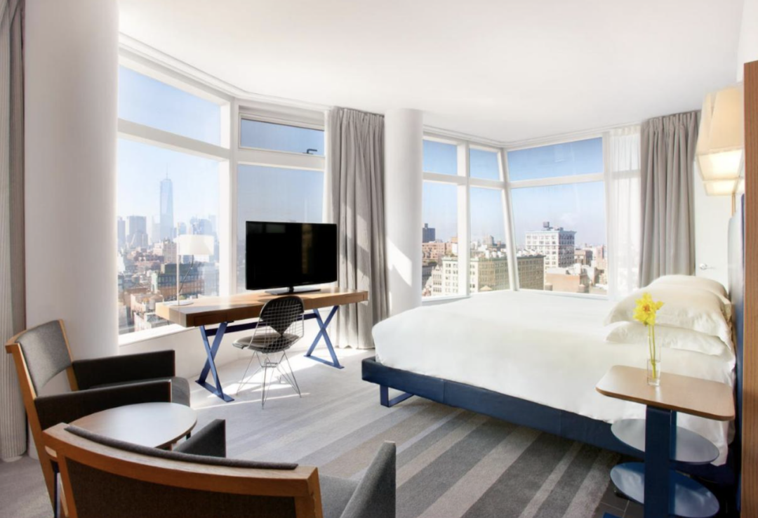 The 11 Best Hotels with Floor to Ceiling Windows in NYC (Amazing Views!)