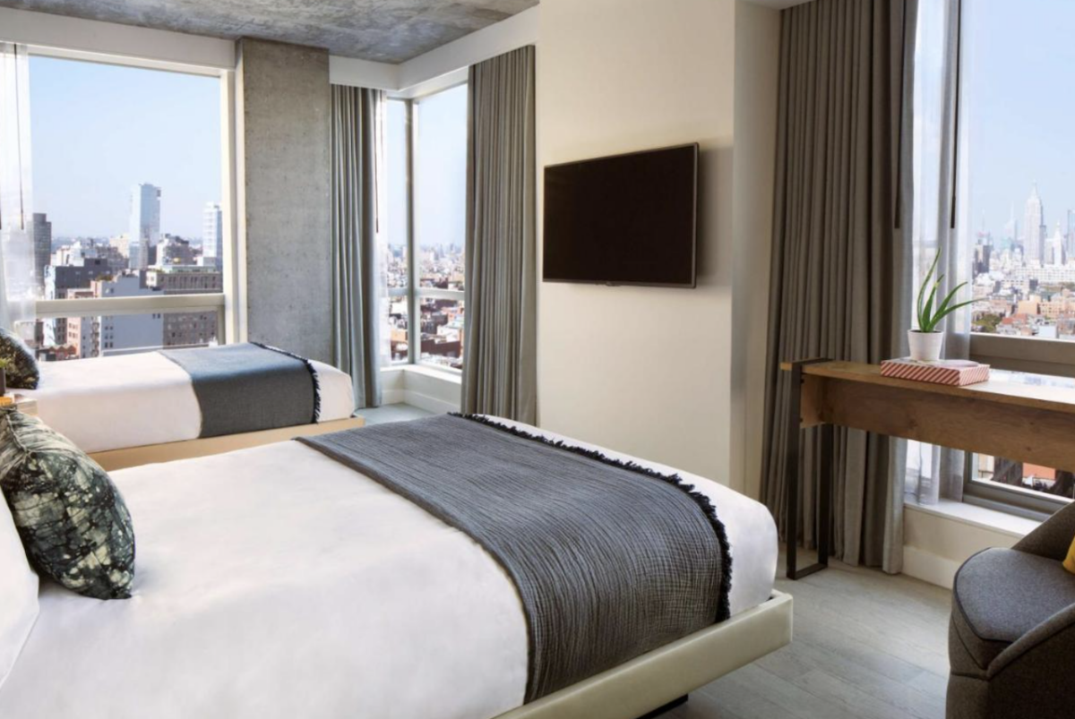 The 11 Best Hotels with Floor to Ceiling Windows in NYC (Amazing Views!)