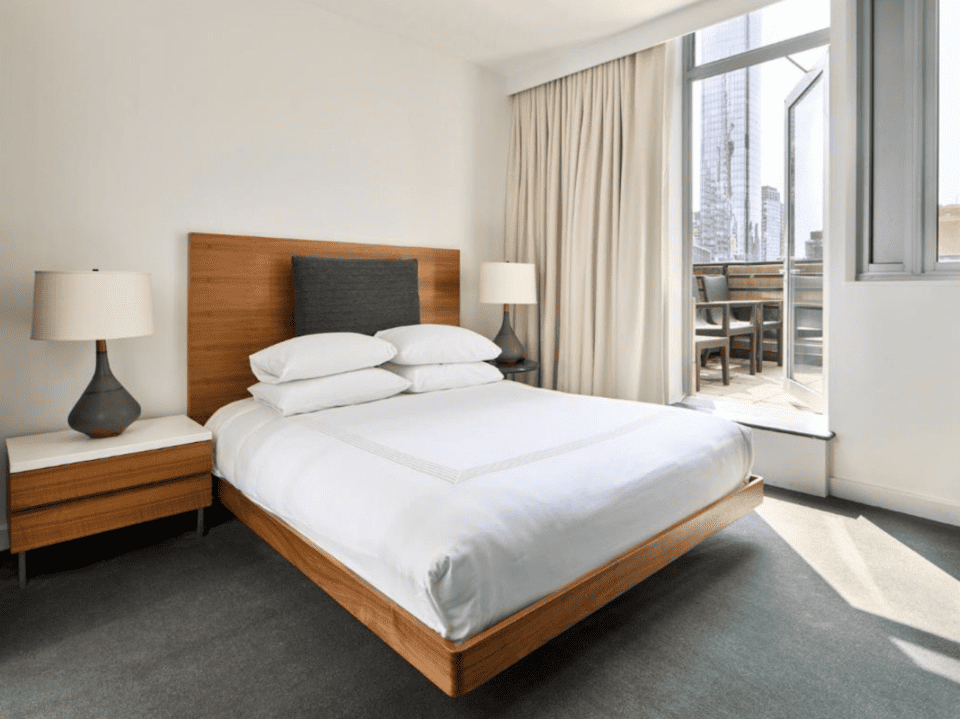 The 11 Best Hotels with Floor to Ceiling Windows in NYC (Amazing Views!)