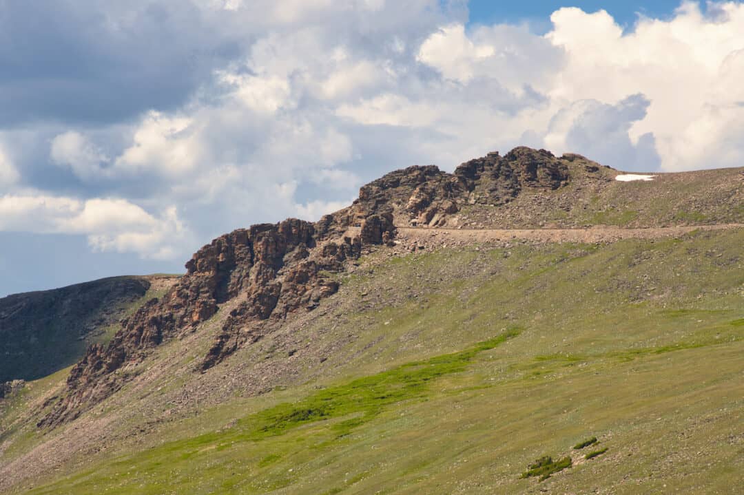 Trail Ridge Road RMNP Complete Guide (Views, Hikes, Map, & More)