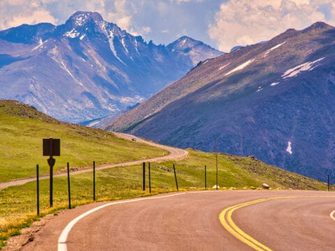 Trail Ridge Road RMNP Complete Guide (Views, Hikes, Map, & More)